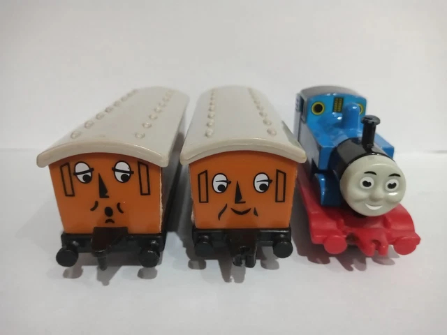 ERTL THOMAS THE tank engine Thomas Train with Annie and Clarabel ...