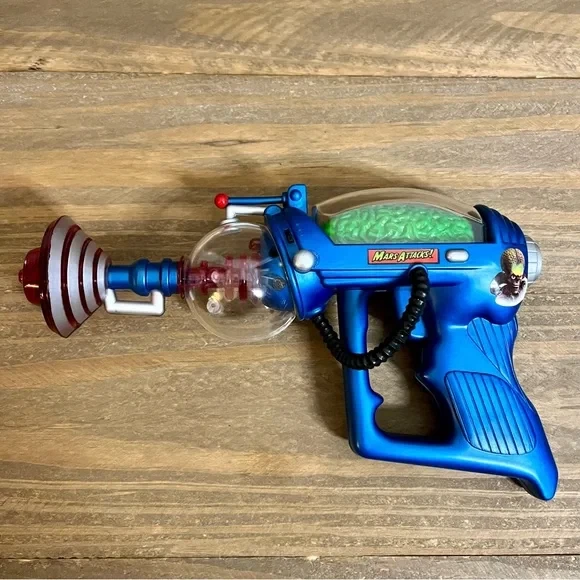 VINTAGE 1996 MARS Attacks Brain Disintegrator Ray Gun Collectible HTF ...