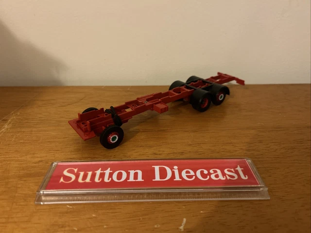 CORGI MODERN TRUCK Heavy Haulage Volvo FH/FM Red Rigid Chassis Only 1/ ...