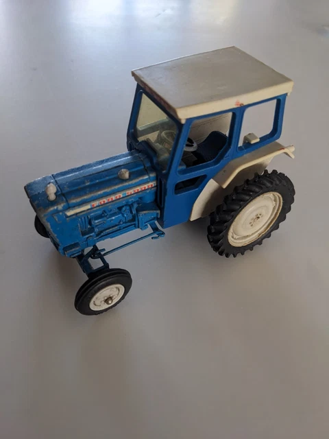 BRITAINS 9727 FORD 5000 Tractor with Cab - Played with condition £35.00 ...