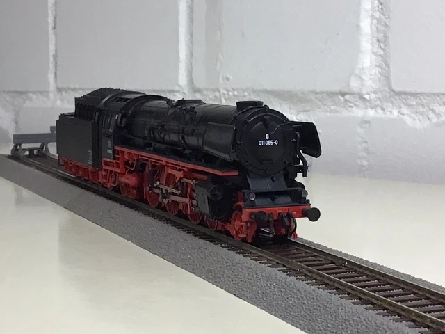 ROCO 63209 - Dampflokomotive BR 011 065-0 der DB, EpIV, ESU Decoder, H0 ...