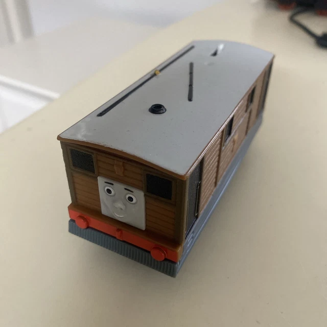 THOMAS THE TANK Engine & Friends Trackmaster Motorised Splash Toby £14. ...