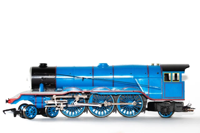 HORNBY THOMAS AND Friends Gordon the Big Blue Engine Steam Locomotive ...