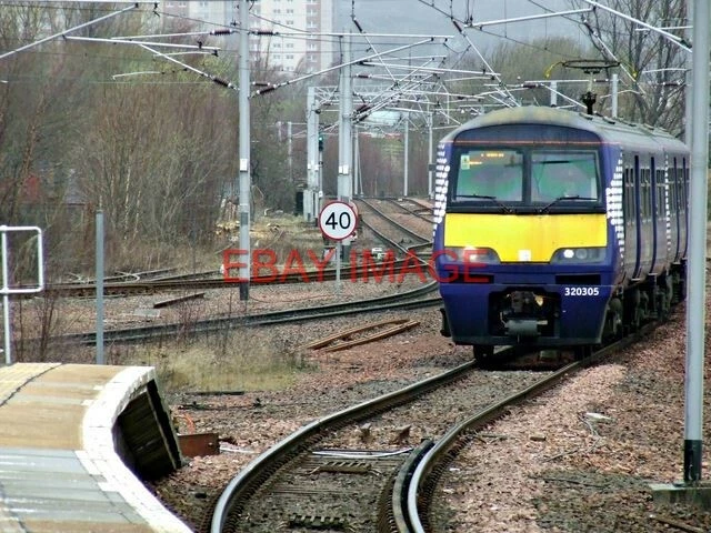 PHOTO SCOTRAIL Class 320 Train Number Number 320305 Approaching ...