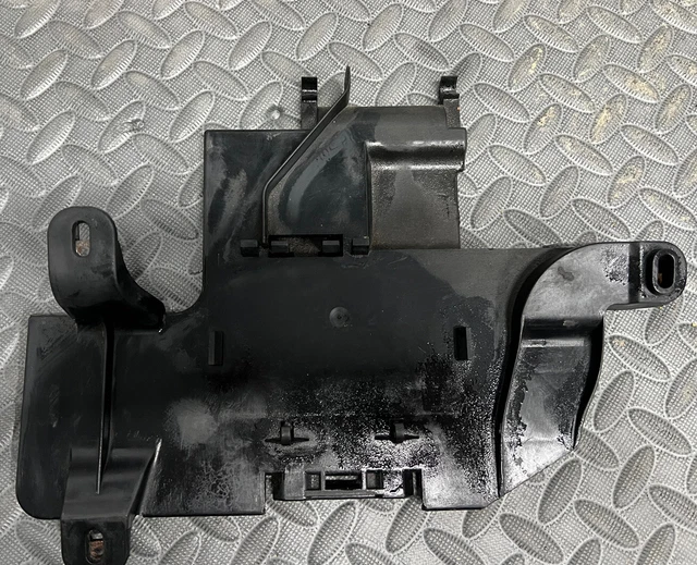 OEM AUDI TT Mk1 Battery Fuse Holder Tray Cover 8N0937557 Clips Intact £ ...