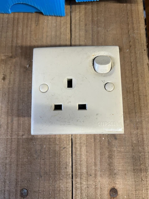 CARAVAN/MOTORHOME/BOAT CLIPSAL Plug Socket And Backbox £7.95 - PicClick UK