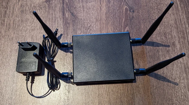 WIFI PINEAPPLE TETRA / OpenWRT Router / Pentest-Platform EUR 66,55 ...