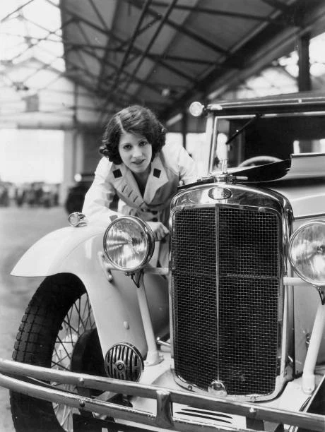 FEMALE MOTORIST PADDIE Naismith Next To Little Nine 1931 OLD PHOTO $8. ...