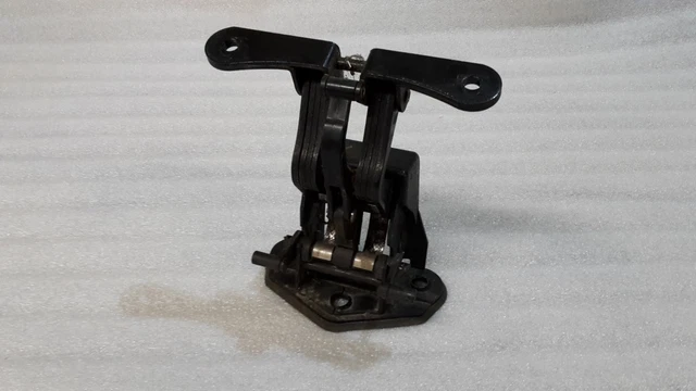 MERCEDES W209 CLK Cabrio Verdeckscharnier Scharnier Verdeck 1x ...