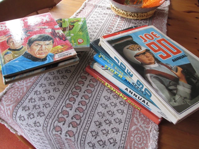 VINTAGE ANNUALS-STAR TREK, JOE 90, VALIANT, TARZAN, CAPTAIN SCARLET ...