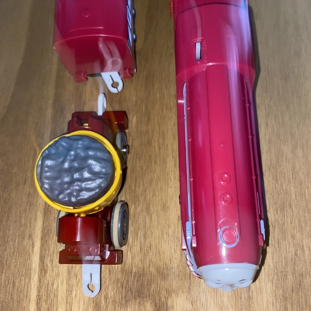 TOMY TRACKMASTER Thomas The Tank Engine Caitlin (Working) Carriage ...