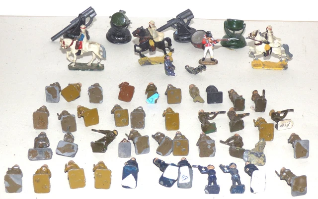 CS08 A LOT of small scale figures. Skybirds, Comet, Dinky, Crescent etc ...