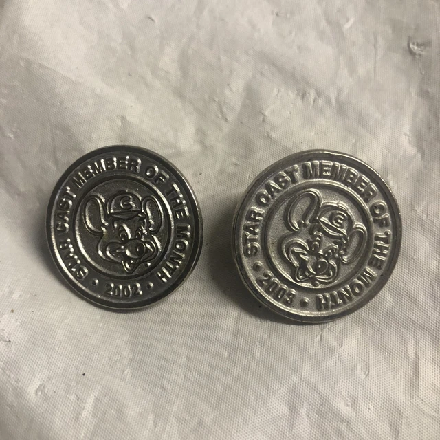 chuck-e-cheese-employee-cast-member-of-the-month-token-pin-set-2002