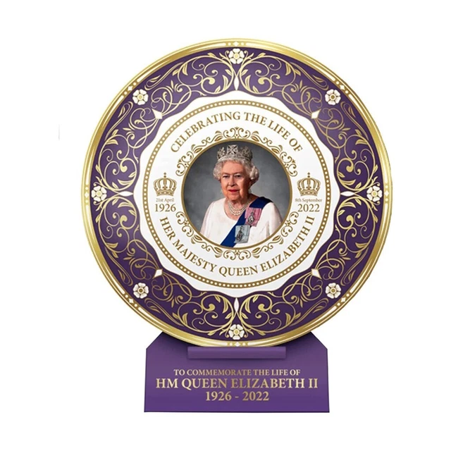 QUEEN ELIZABETH II Commemorative Collection 6 Inch Plate with Stand In ...