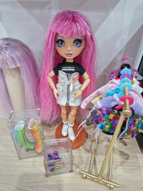 RAINBOW HIGH AVERY Styles Doll And Wigs And All Clothing And ...