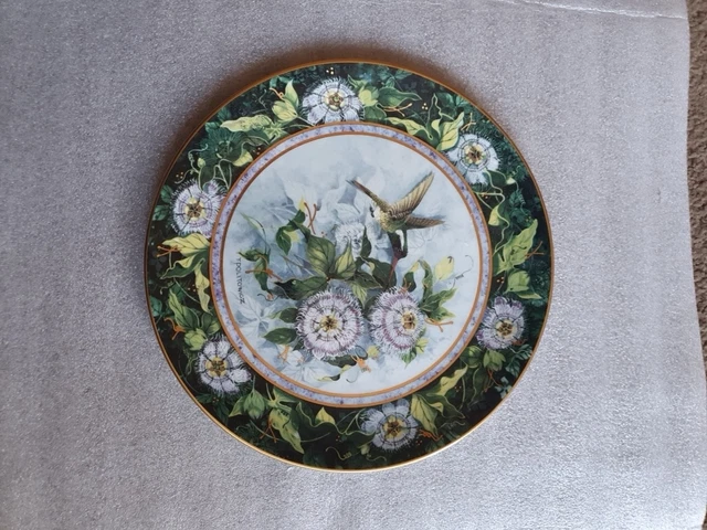 ROYAL DOULTON 'THE White-Eared Hummingbird ' Collector Plate £12.38 ...