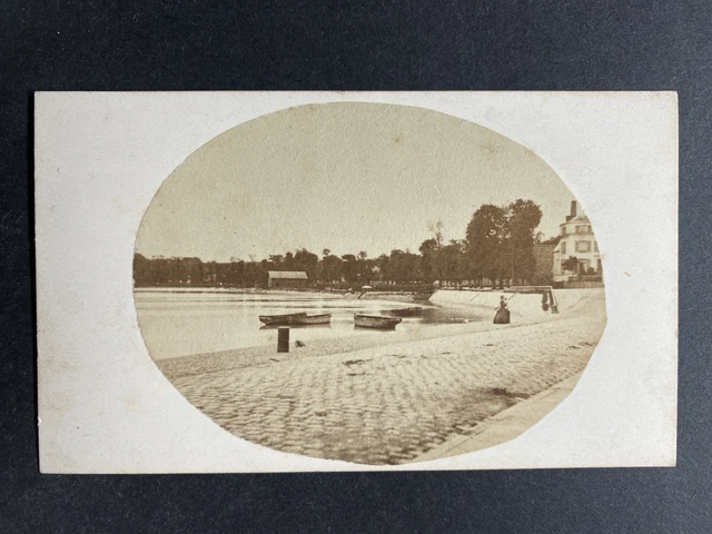 France Saint Valery En Caux Femme Et Enfant Sur Un Quai Vintage