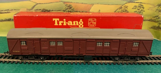 TRIANG BRITISH RAILWAYS Maroon Utility Van R 227 Boxed. S 1 £12.50 ...