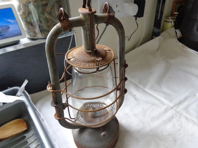 VINTAGE VERITAS BAT Storm / Hurricane Lamp - Made England With Bat ...