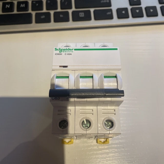 SCHNEIDER MCB 63 Amp Acti9 iC60H tipo D 63A Interruttore triplo polo 3 fasi A9F54363 EUR 29,13 ...