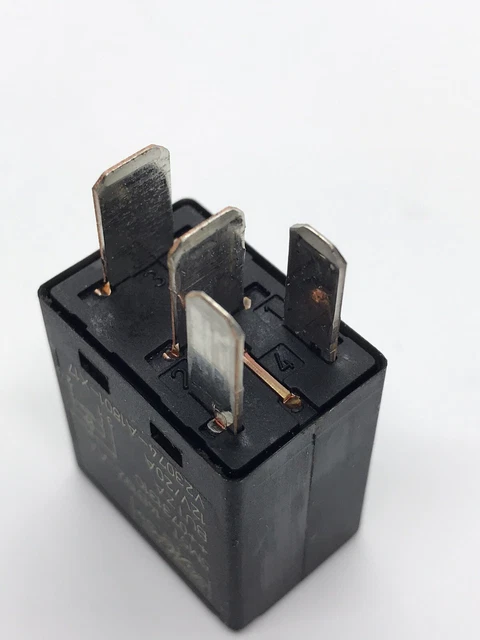 FOMOCO TYCO 4 BLADE 12V 20A RELAY BLACK 5M5T14B192AA PA66-GF25 ...