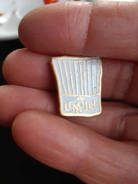 PIN'S PINS LE nôtre toque de chef cuisinier pâtissier EUR 5,00 ...