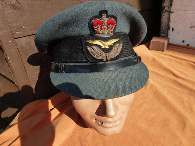 VINTAGE POST WW2 RAF OFFICERS PEAKED CAP WING COMMANDER NAMED INSIDE ...