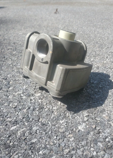 BENDIX R-14 Air Brake Relay Valve - 103294N $110.14 - PicClick CA