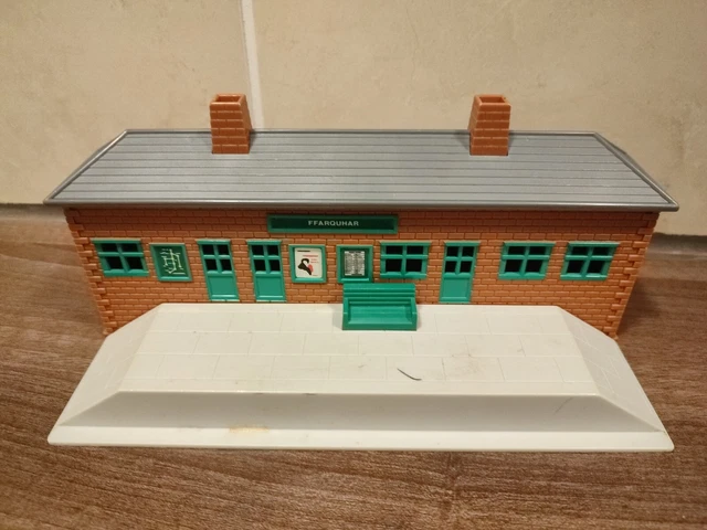 TOMY THOMAS THE Tank Engine Trackmaster FFARQUHAR Station & Platform £4 ...