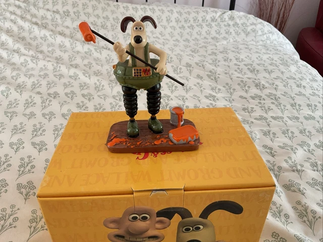 COALPORT WALLACE & Gromit “Decorating In Techno Trousers” Figurine £63. ...