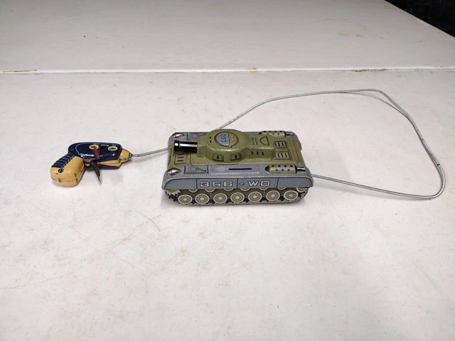 VINTAGE MODERN TOYS Japan Tin Litho Mechanical Remote Control Tank £131 ...