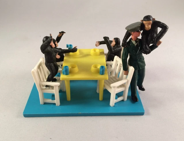 BRITAINS TOYS ZOO Collection Chimps Monkeys Tea Party Vintage Toy £130. ...