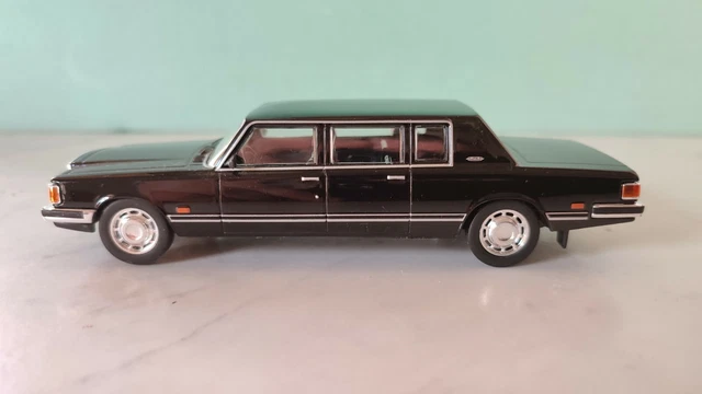 ZIL-41047 (LIMOUSINE) 1:43 Scale Diecast Model DeAgostini Auto Legends ...