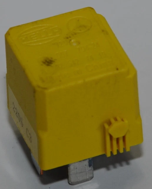MERCEDES W204 RELAY Relay A0025427419 Hella 4RD007794-24 12V Original £ ...