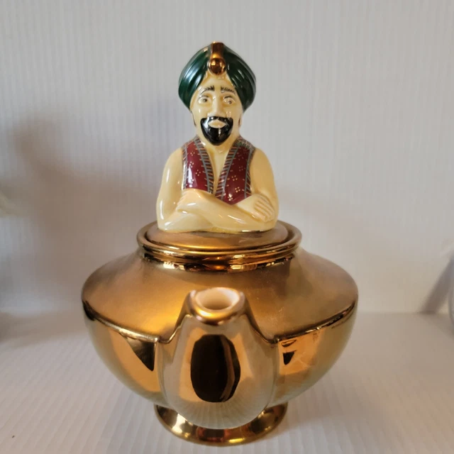 VINTAGE WADE ENGLAND Porcelain Aladdin Genie Magic Lamp Teapot - Gold £ ...