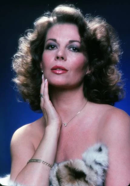 ACTRESS NATALIE WOOD in 1979 Historic Old Photo 20 $9.00 - PicClick AU