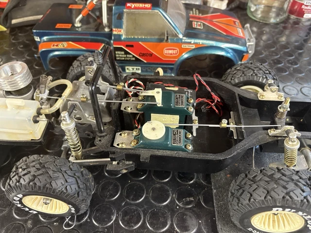 KYOSHO 1/10 ROUGH Road Datsun Step Side Nitro 2WD Off-Road Vintage ...