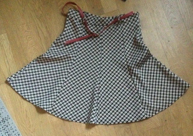 JUPE ÉVASÉE A godets " Ameli et Ameli" T 40 EUR 7,50 - PicClick FR