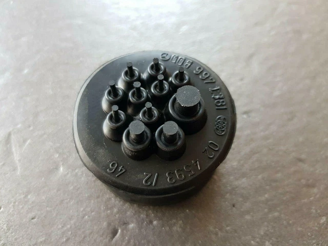 GENUINE MERCEDES W113 W116 R107 W124 W201 W126 rubber A0089971781 £13. ...