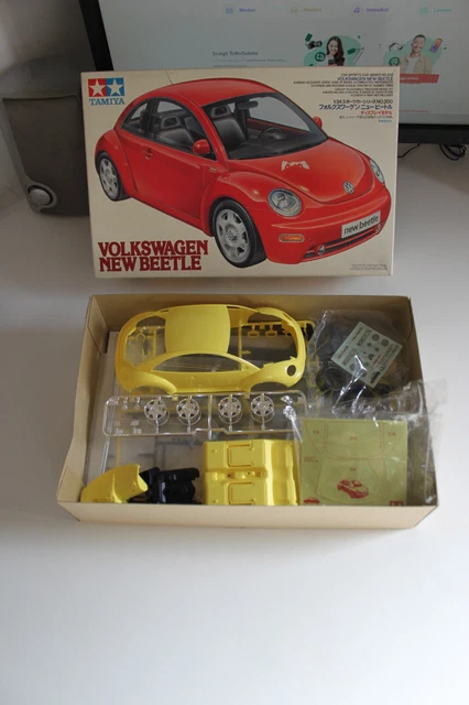 TAMIYA 1/24 VOLKSWAGEN vw New Beetle YELLOW Model KIT 24200 modellino ...