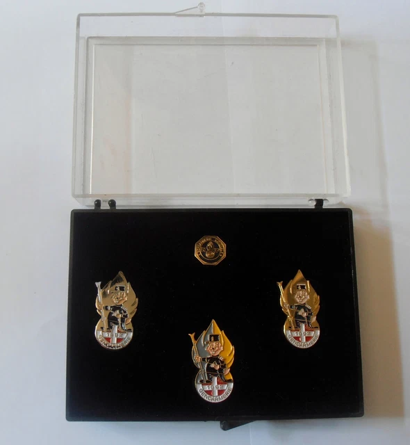 SUPERBE LOT 4 Pin's Pin Gendarmerie Armee France Egf Zamac EUR 7,99 ... SUPERBE LOT 4 Pin's Pin Gendarmerie Armee France Egf Zamac EUR 7,99 ...