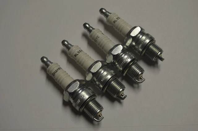 VOLVO PENTA À Bord Marine MB10 CHAMPION Allumage Prise RL95YC Set 4 EUR ...