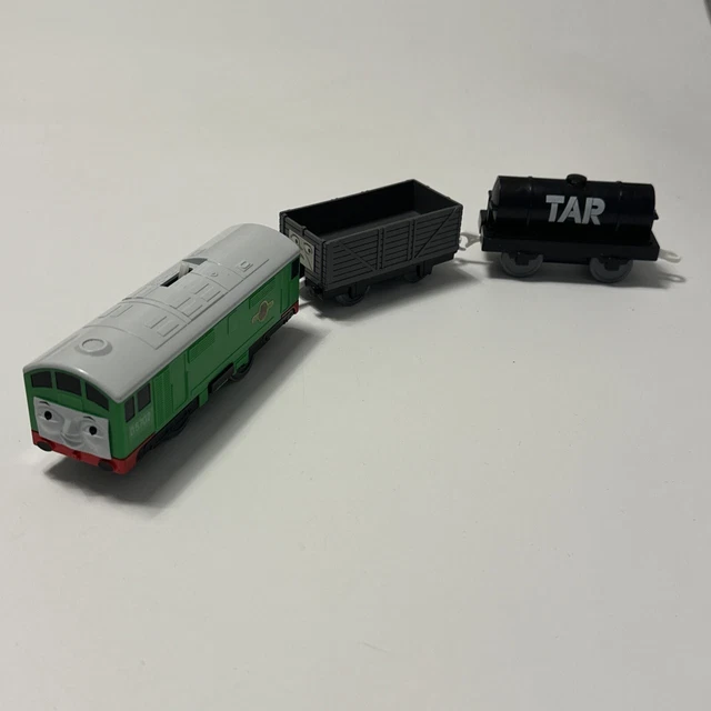 BOCO D5702 TRAIN ENGINE + TAR TRUCK Motorised Thomas Trackmaster Track ...