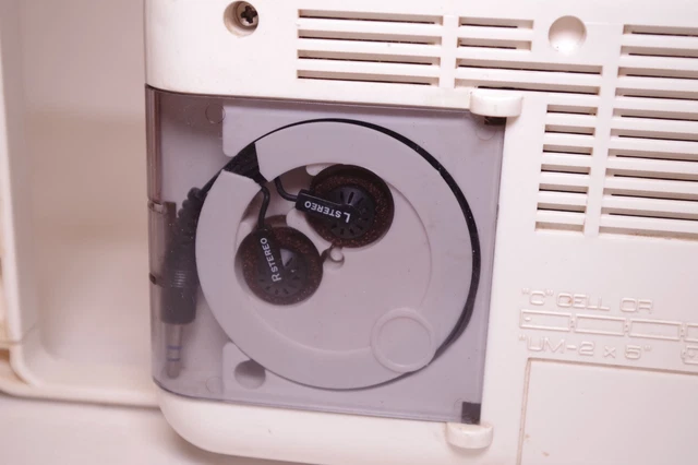 VINTAGE REALISTIC SCR-40 AM/FM Cassette Recorder Radio Shack Model 14 ...