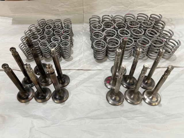 ROLLS-ROYCE 'MERLIN' ENGINE - Inlet & Exhaust Valves and Valve Springs ...