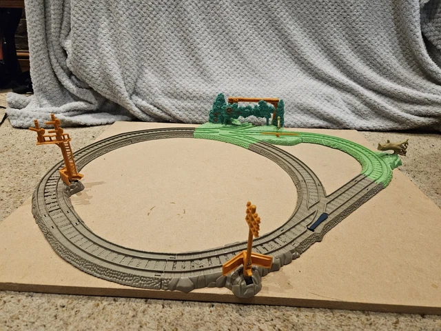 FISHER-PRICE THOMAS & Friends Trackmaster Track Set - Thomas’ Wild Ride ...