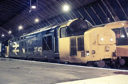 ORIGINAL COLOUR SLIDE of 37689 BR class 37 diesel loco £2.50 - PicClick UK
