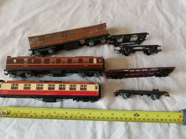 OO GAUGE TIN Plate Coaches Hornby Dublo, & Other Bits Sold As Used ...