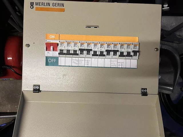 MERLIN GERIN DISTRIBUTION board MGA12 Fuse Box £20.00 - PicClick UK