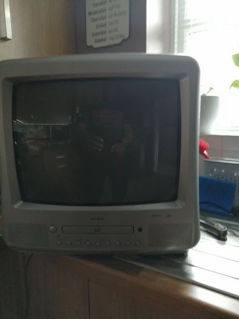 ALBA TVD3406 CRT TV 14” Retro Gaming Television TV with DVD Player £29. ...